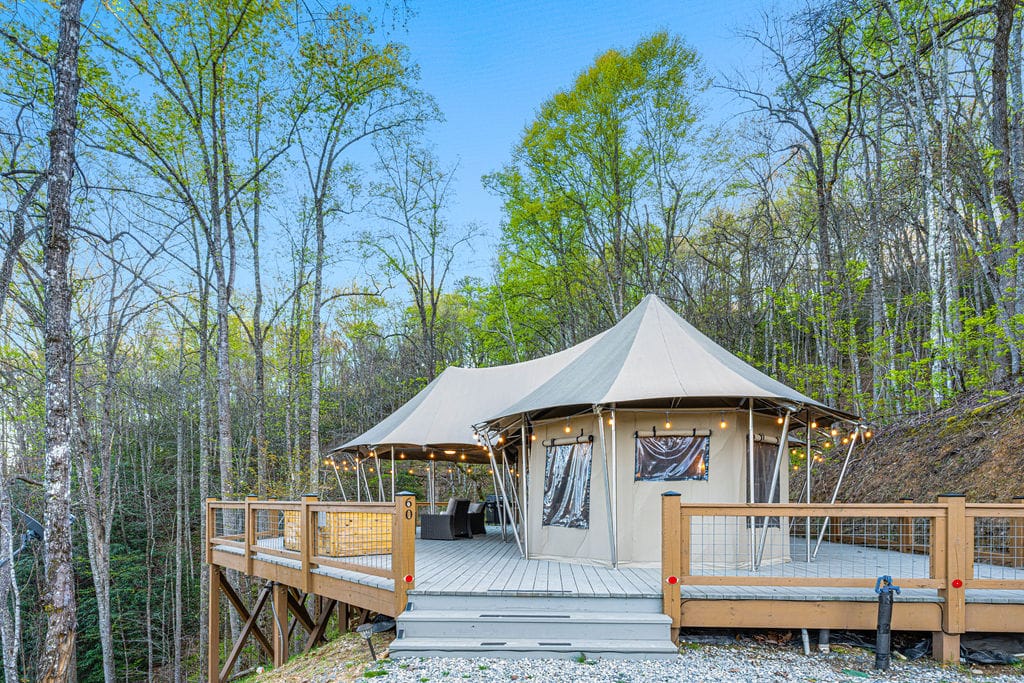 Book Canopy | Luxury Tents - Elk Hollow Resort
