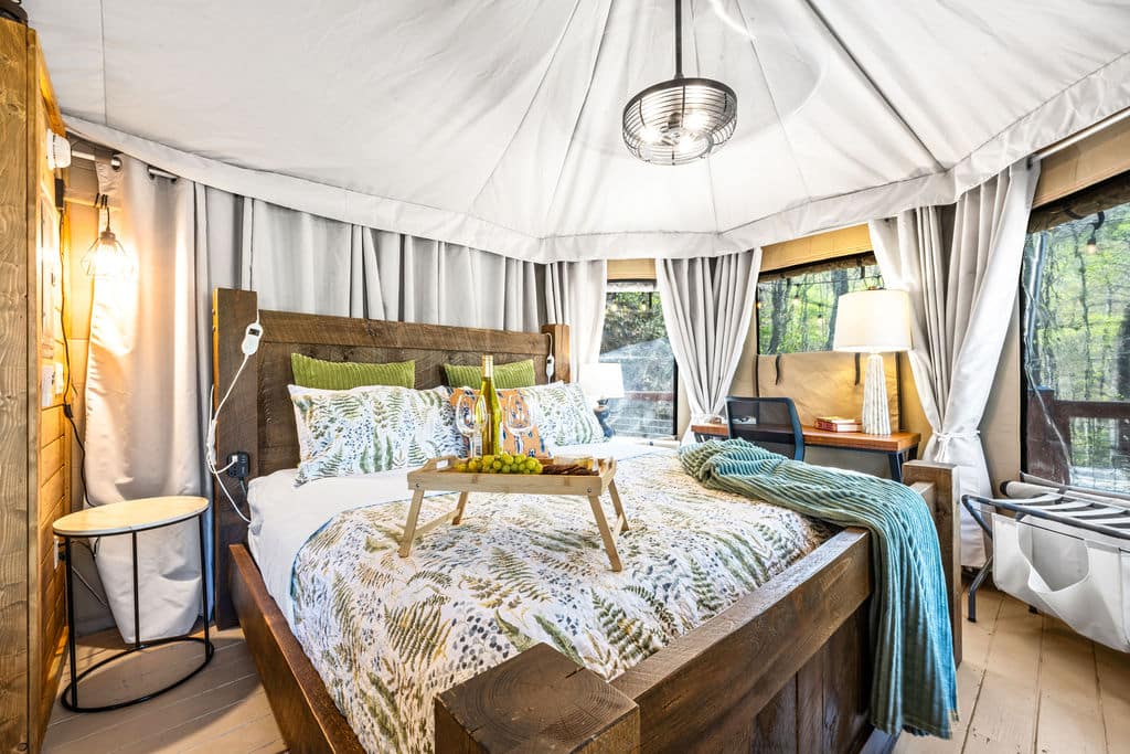 Book Firefly | Safari Tent - Elk Hollow Resort