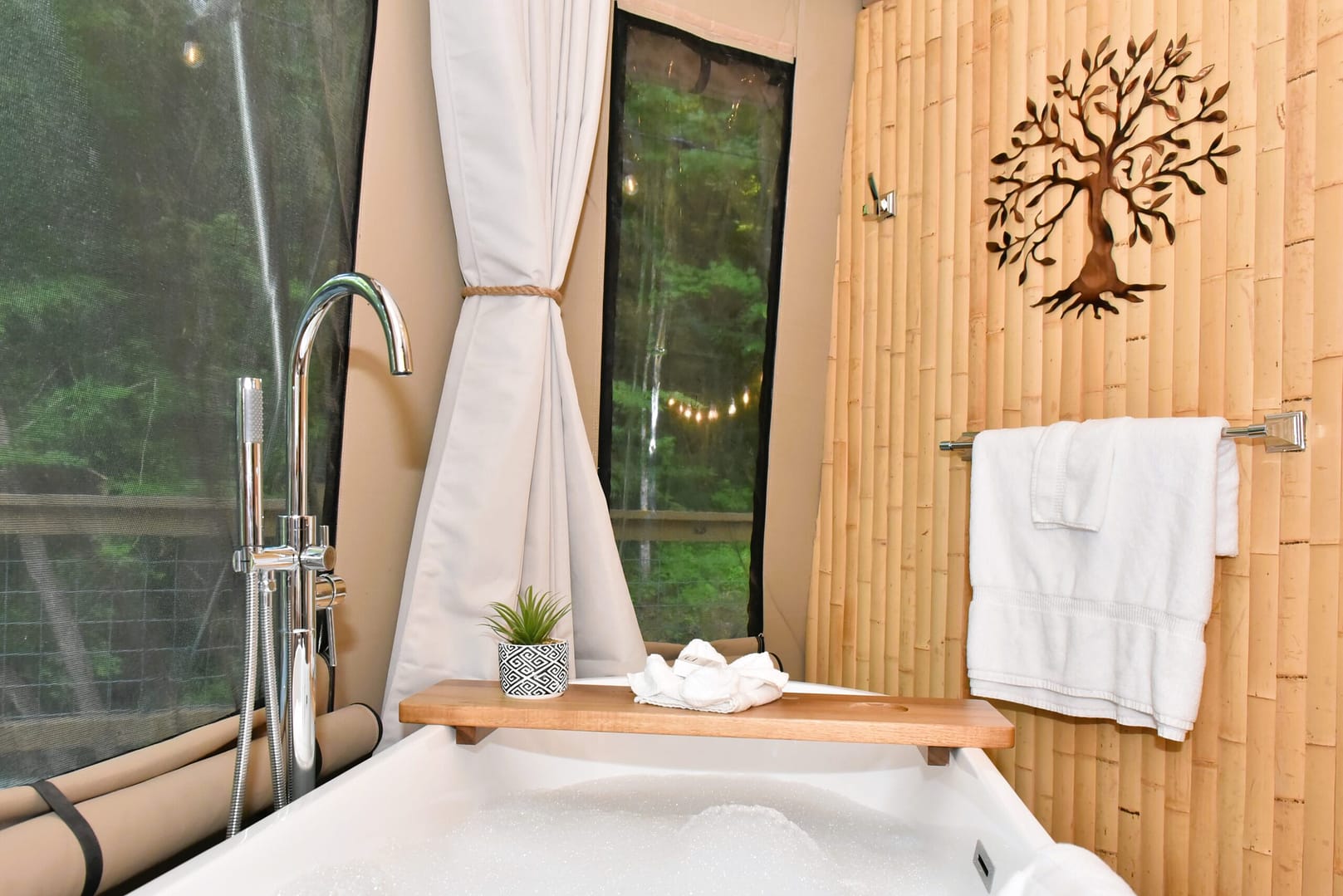 Book Canopy | Luxury Tents - Elk Hollow Resort